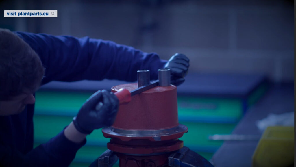 Step-by-Step Guide: How to Remove Lid Wire from KYB Final Drive